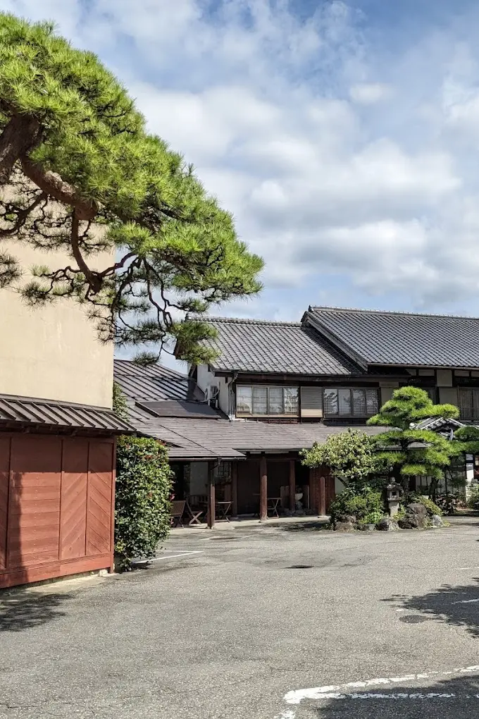 Discover Authentic Japanese Sakagura and Sake | Sakaya.co